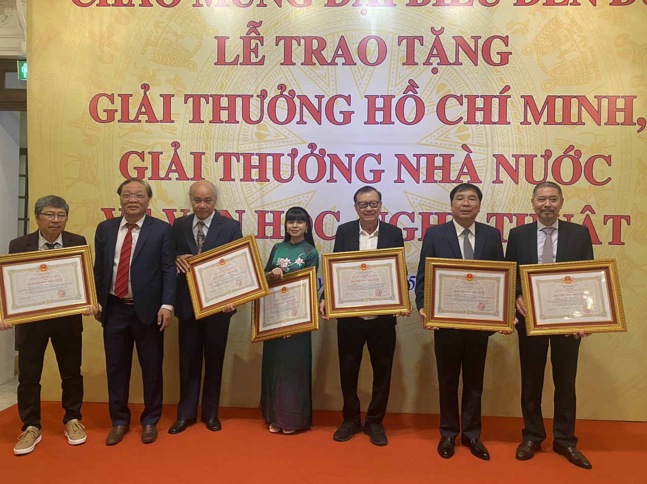 Giải thưởng Nhà nước, Đinh Trung Cẩn